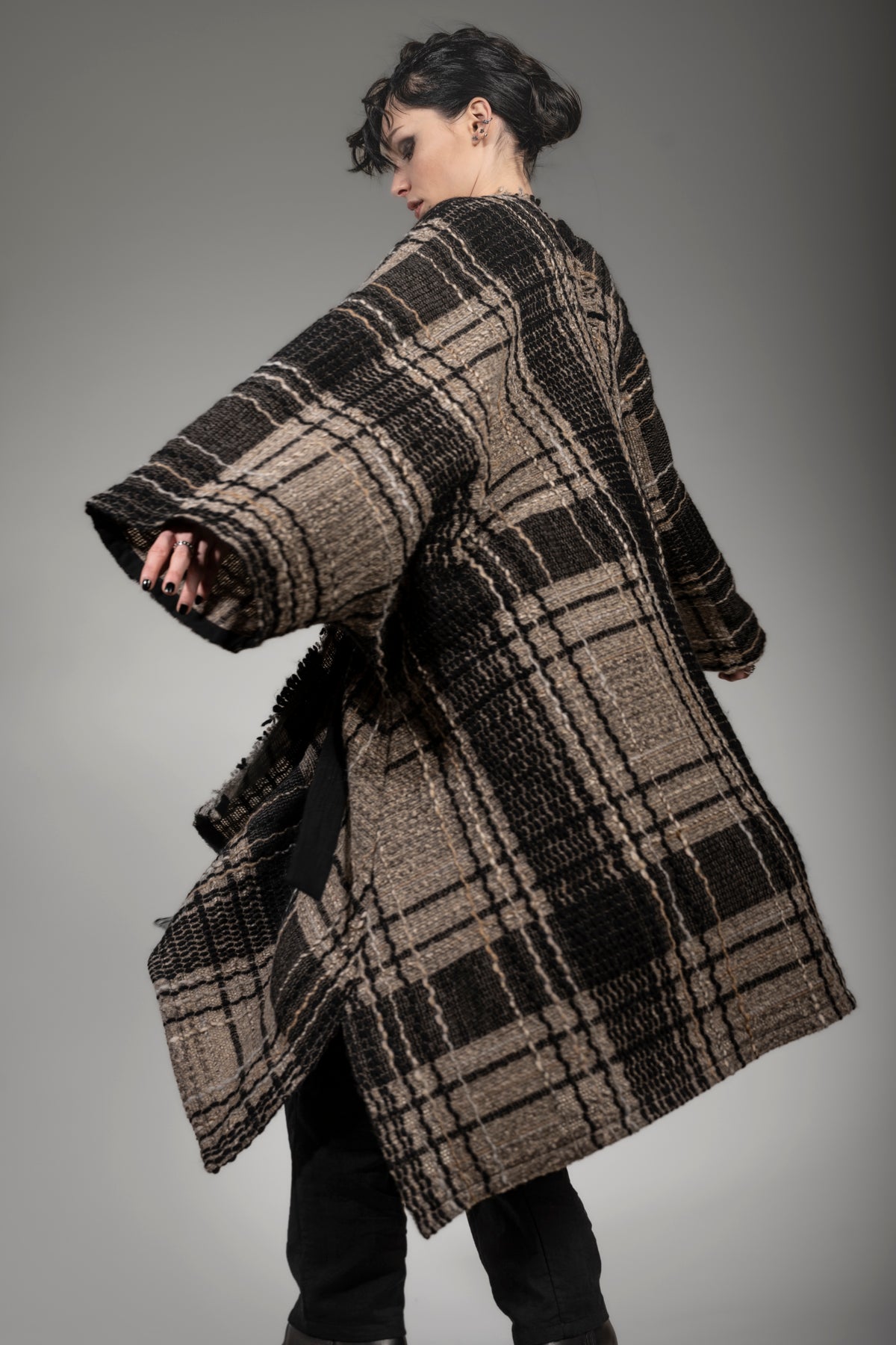 Designer Wool Cape Coat with Sleeves | eigensinnig