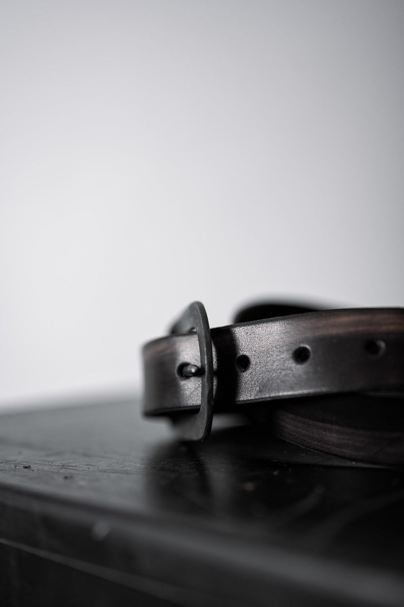 Slim Leather Belt in Black | Tagliovivo Slim Leather Belt in Black | Tagliovivo